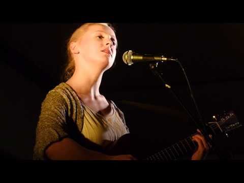 Laura Marling Tour Announcements 2024 & 2025, Notifications, Dates ...
